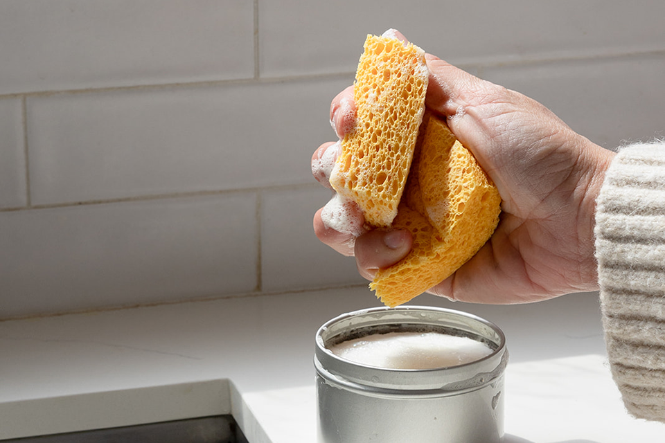 Biodegradable Kitchen Sponges vs. Traditional Sponges: Which One Cleans ...