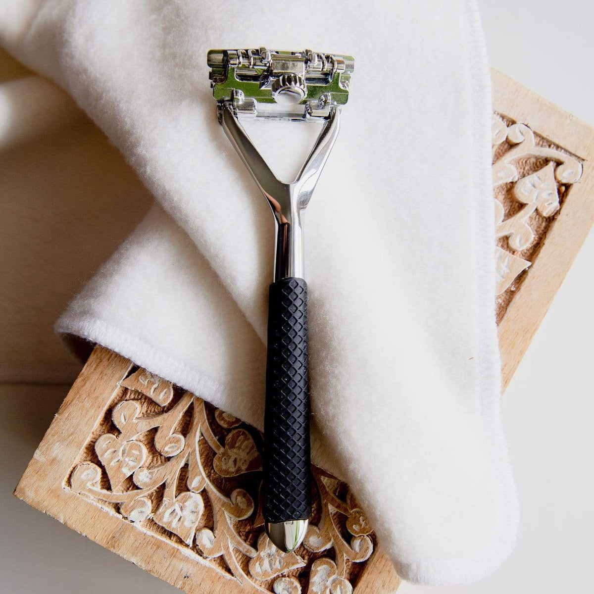 Grip Sleeve For Pivoting Head Stainless Steel Razor - Leaf Shave ...